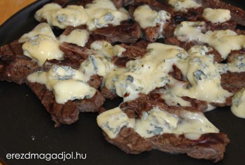 Kéksajtos marha steak saláta – laktató, ínyenc saláta variáció - Érezd ...